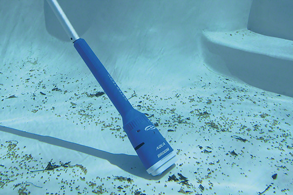 Aqua Broom Cleaner- Pool Blaster - Water Tech